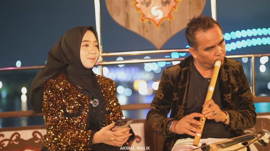 Penampilan Musik Etnis Minang di Kapal Wisata Samarinda – UpdateKaltim.Com